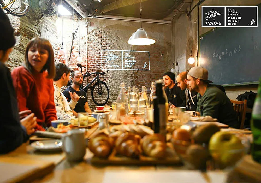Canyon te invita a desayunar si pruebas una de sus bicicletas urbanas